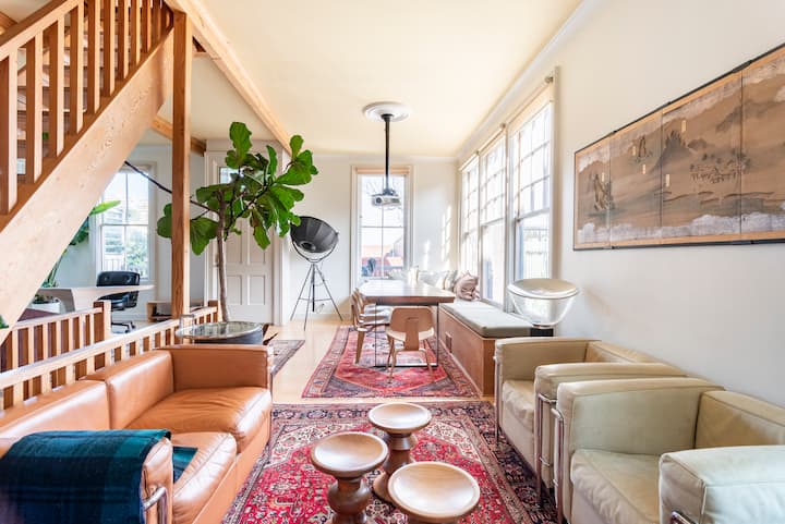 Serene Victorian With Views In Noe Valley - San Francisco, CA