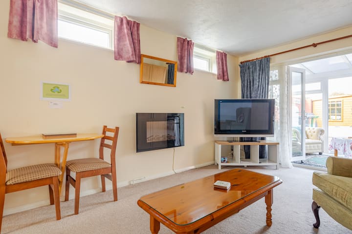 Private Self Contained Studio Annexe Sawston Cambs - Saffron Walden