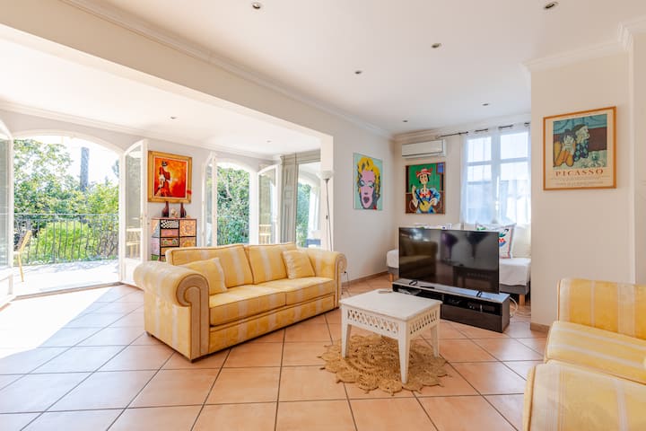 Villa Cannoise, Climatisée, Spacieuse, Vue Mer - Le Cannet