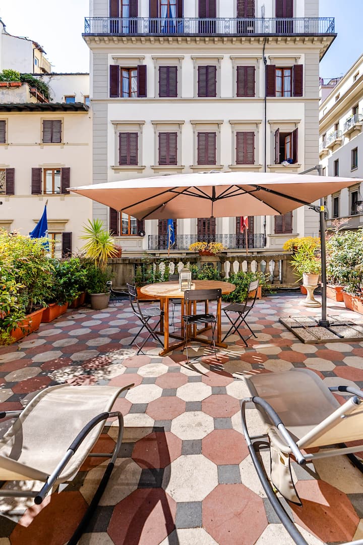 Florence, Duomo, “Raffaello, With Unique Terrace - Florencia