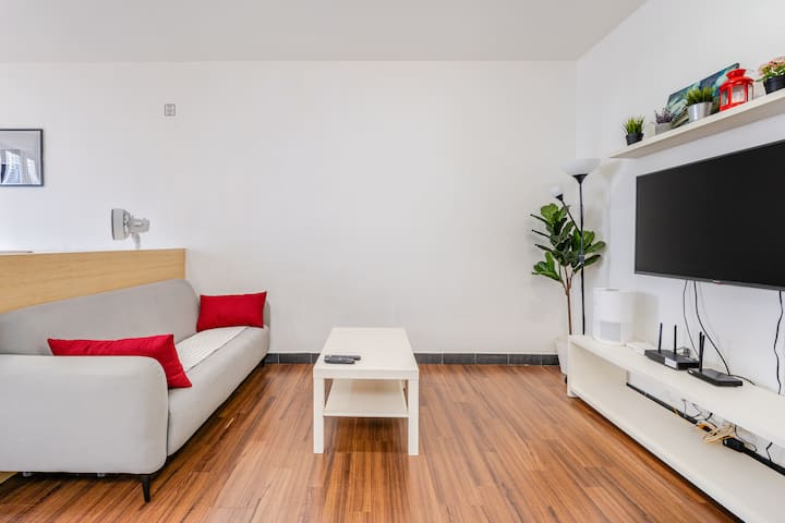 Netflix & Chill Soho Retreat - Seri Kembangan