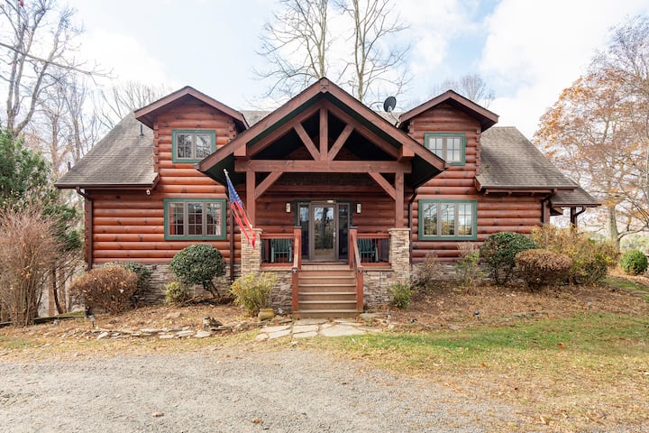 Private Yard  & Sunset - Close To King St - Boone, NC