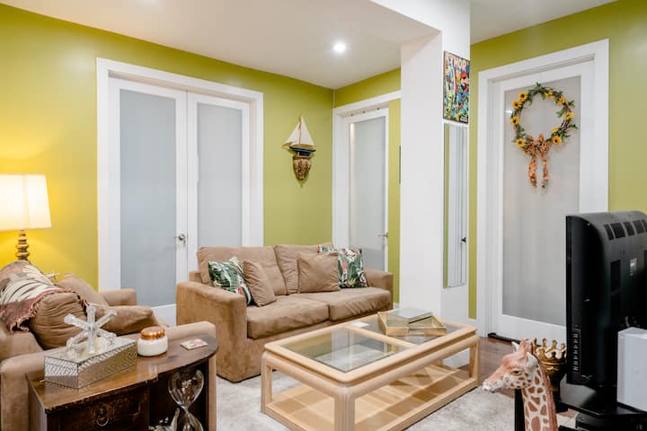 Private Crown Heights Brooklyn/sterling 2/5 Trains - New York City