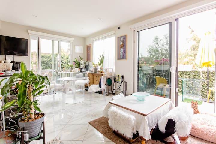 Ocean Breeze, Santa Monica:
Room With Private Bath - Santa Monica, CA