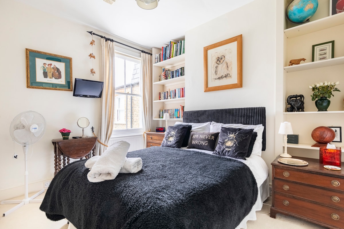 Double room in family house - cost for 1 room only - Townhouses for ...