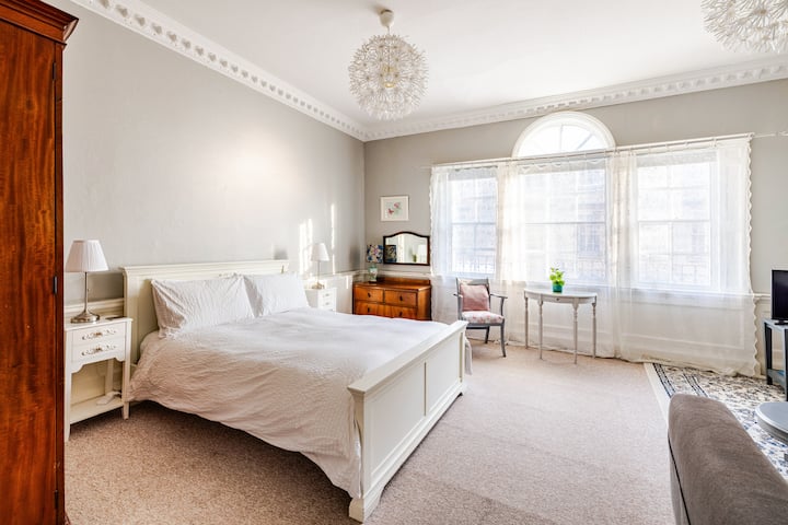 Number 7 Bath - Georgian City Centre Apartment - Bath
