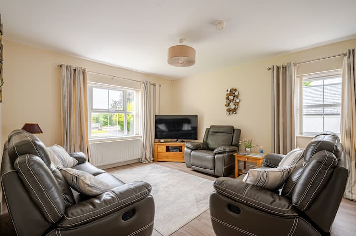 2 Bedroom Apartment Glenavy Crumlin - Belfast International Airport (BFS)