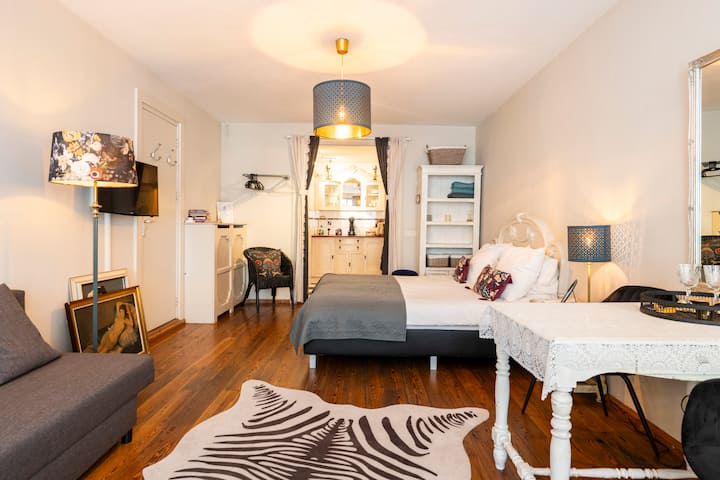 ''Romantisch En Sfeervol Ingericht Boudoir'' - Amsterdam