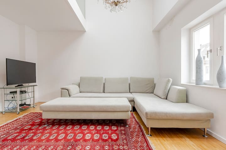 Luxuriöse 150qm Wohnung In Exklusiver Stadtvilla - Düsseldorf