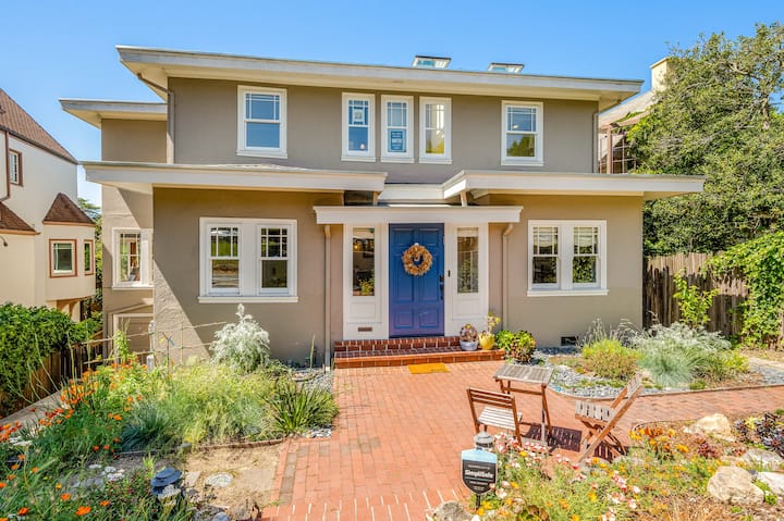 Huge 3-story Home With Ample Outdoor & Work Space! - Berkeley, CA