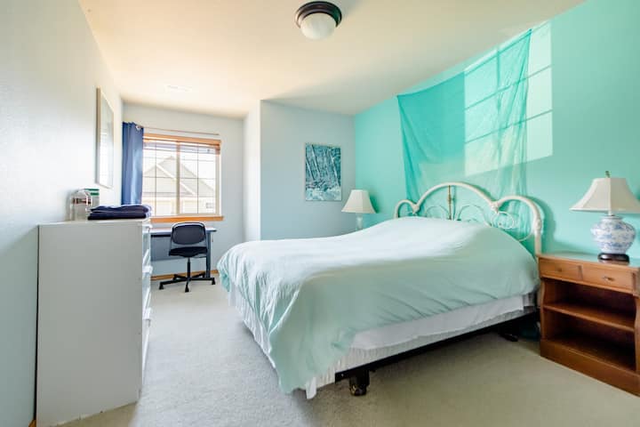 Blue Room In A Quiet Home On Dubarko - Sandy, OR