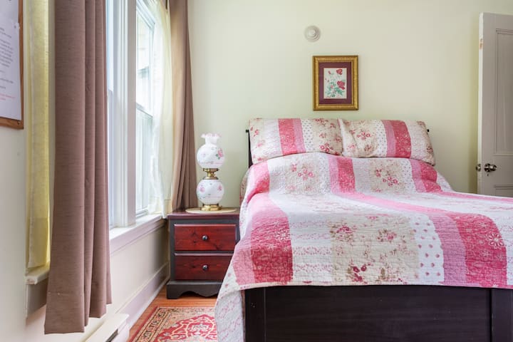Garden Suite Near Acadia University - Wolfville