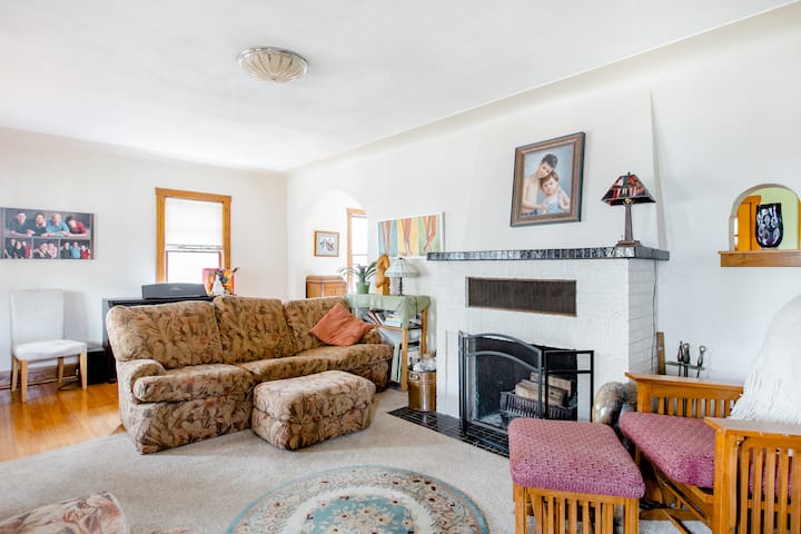 2 Rooms Near Lake & Trails, Environmentally Aware - New Hope, MN