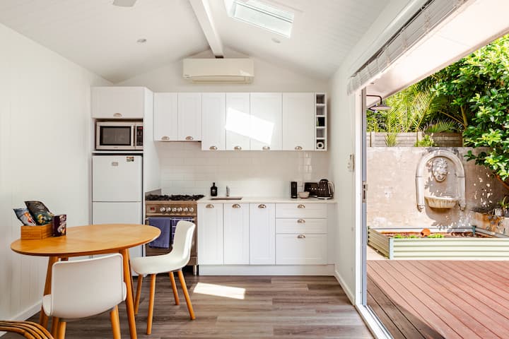 'Serenita' - Garden Unit On North Curl Curl Beach - Collaroy