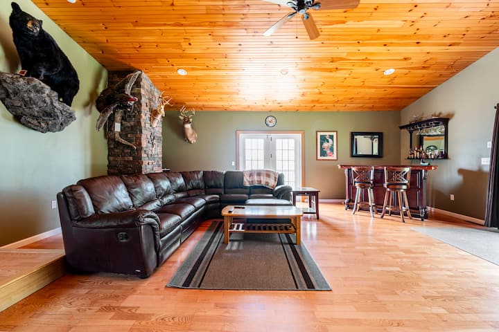 2023 Cave Mountain House -Hunter/windham Mountain - Windham, NY