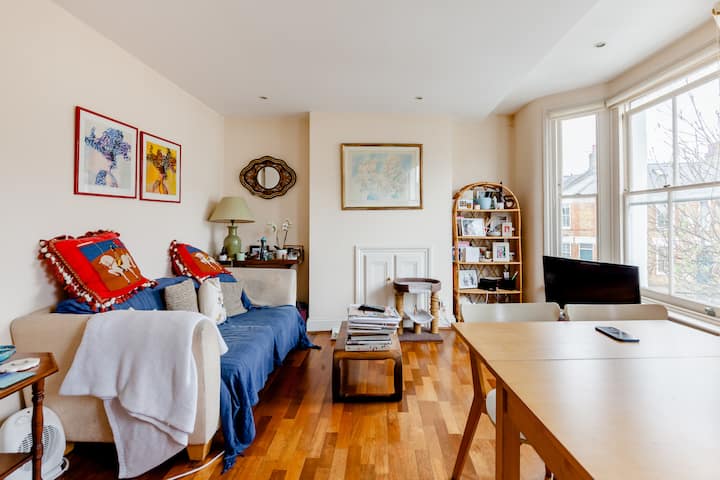 Double Bedroom + Own Bathroom In Cozy Maisonette - Fulham