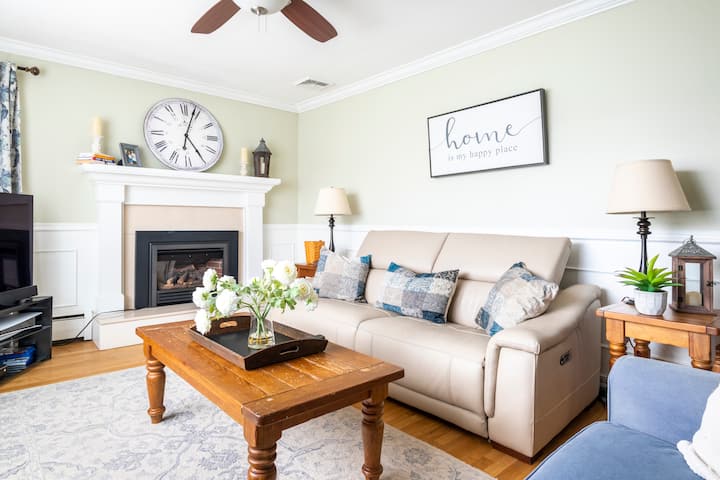 King Size Suite In Bedford Home - New Hampshire