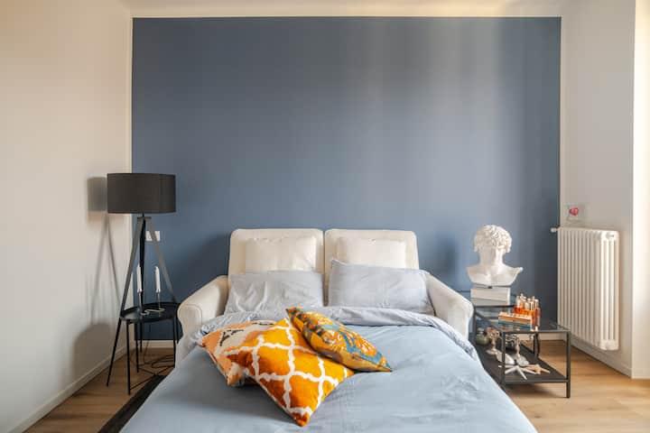Comfortable & Sunny Bdroom In Milan With Balcony - Milán