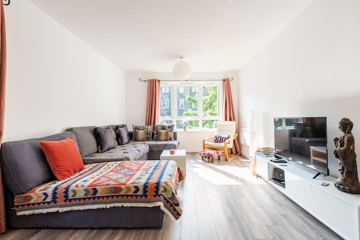 Leith, Spacious, Bright And Quiet 2 Bedroom Flat - Edinburgh