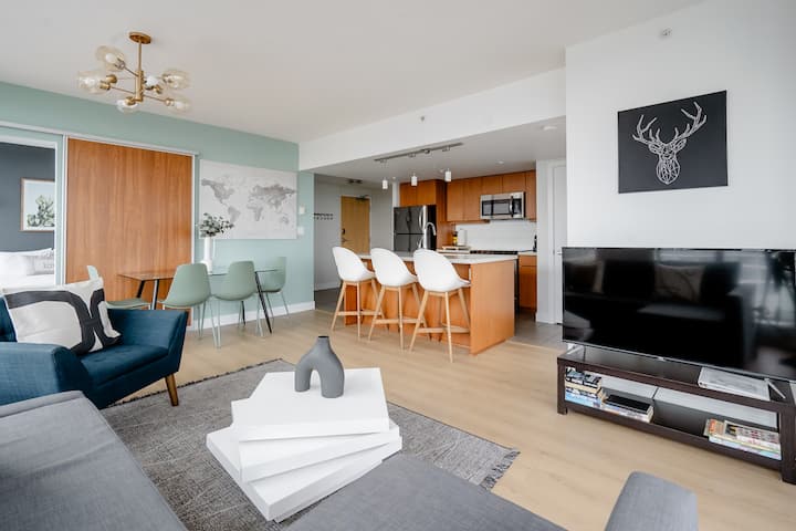 Amazing 2br 11th Floor Gem: Mountain View, Parking - Victoria