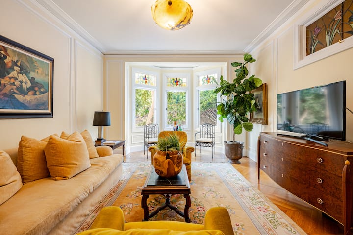 Nob Hill Mini Mansion - San Francisco, CA