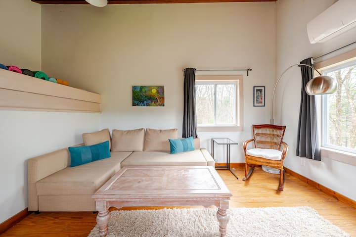 Mohonk's Peaceful 5br-3ba~ Hot Tub ~Private Road - New Paltz, NY