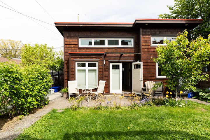 Bright Cozy House In Main St Area. No Stairs - Vancouver