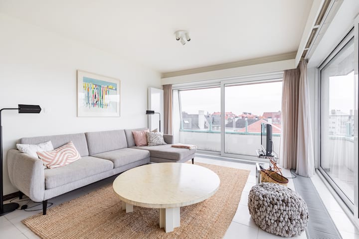 Spacious Beachside 3br Apartment With Terrace - Brujas