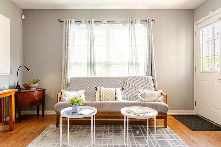 Downtown Asheville @ Your Doorstep-
Clean & Cozy! - Asheville, NC