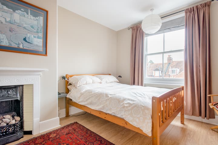 Beautiful Sunny Double Room In Quiet Cul De Sac - Exeter