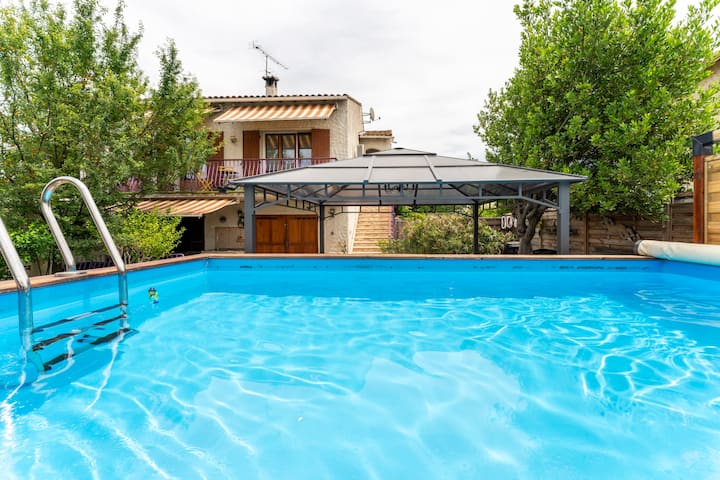 Villa Louis Jou. Meublé Classé 3⭐, 2 à 9 Personnes - アルル