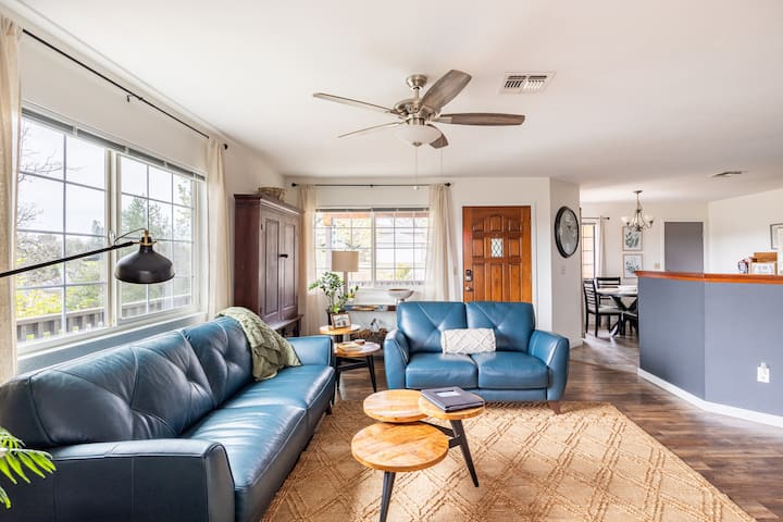 The Cottage W/ A Garden View - Shasta Lake, CA