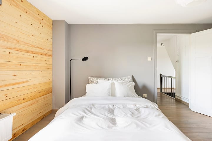 Grand Espace Privé Avec Salle Bain Et Pièce Repas - Stavelot