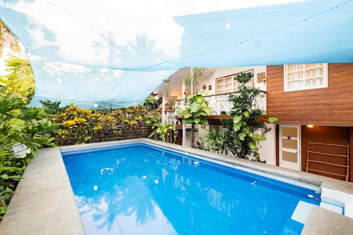 Private Pool Surrounded By Nature - Calamba