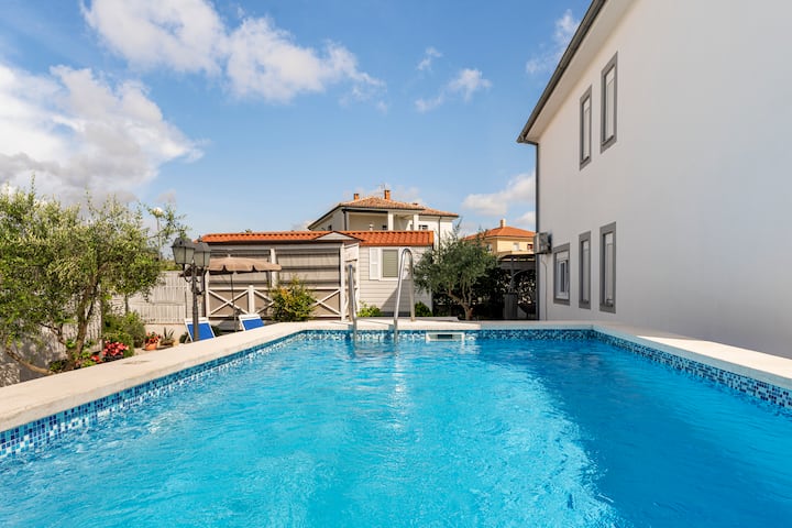 Stylish Apartment With Pool (Free Bicycles) - Pula