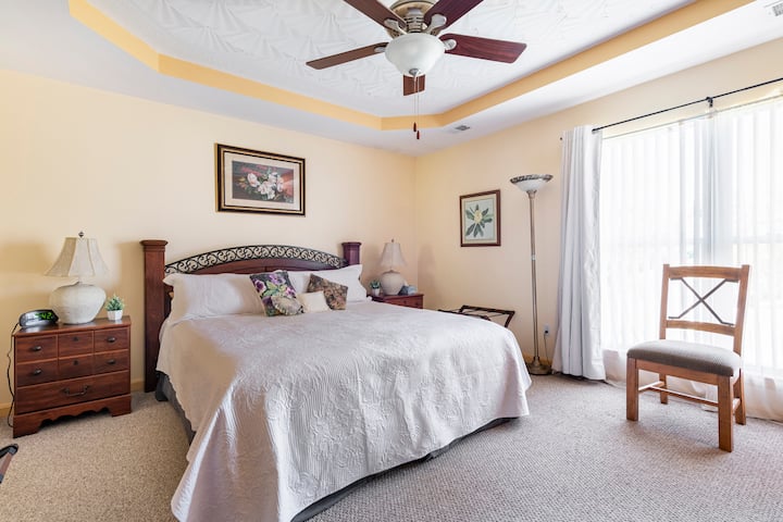 Upscale 1 Story Xlbeds King/2 Single Bourbon Trail - Bardstown, KY