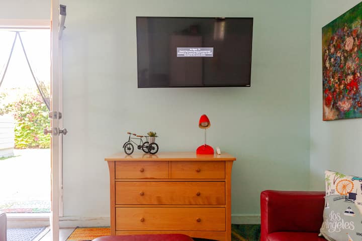 Sherman Oaks Retreat - Los Angeles, CA