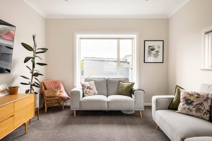 Cozy, And Convenient Getaway - Dunedin