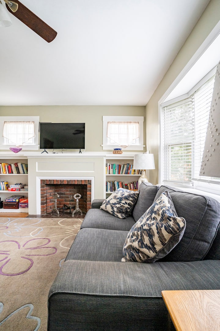 Kiwi Cottage - Country Space, Timeless City Charm - Rochester Institute of Technology, Rochester