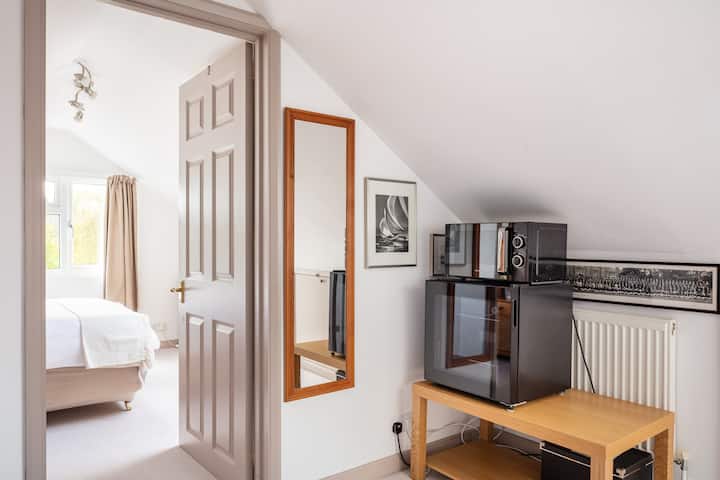 Room/s  Ashtead/leatherhead, Private Bathroom, A/c - Dorking