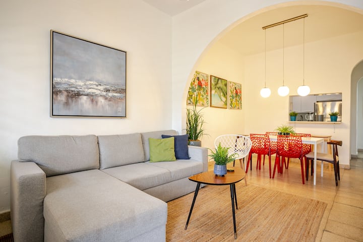 Stylish Beach Apartment | 8 Minutes From Beach - San Juan