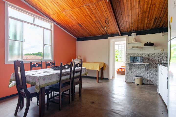 Apto 5 Qts Na Pampulha P/ Grupos De Até 16 Pessoas - Belo Horizonte