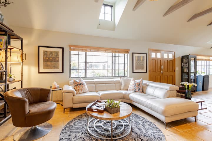 Guesthouse Private Gated 24/7entry-1 Br -2ba -Pool - Los Angeles, CA