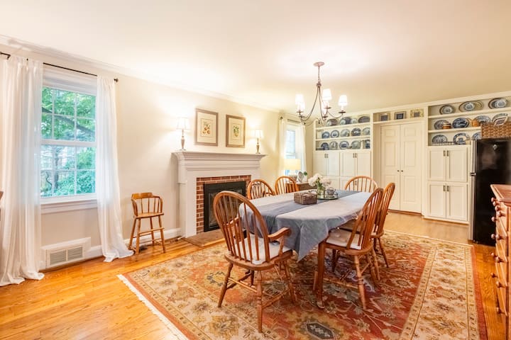 Beautiful 2 Bedroom Suite In Towson - Maryland