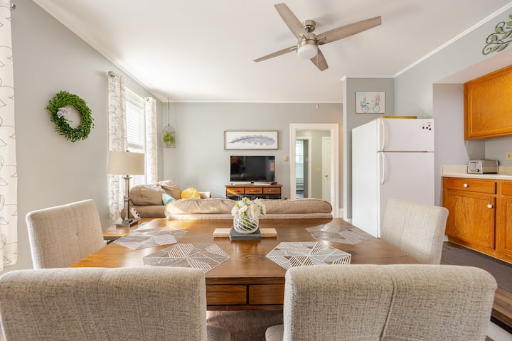 Downtowner - Shenandoah Apple Blossom Festival