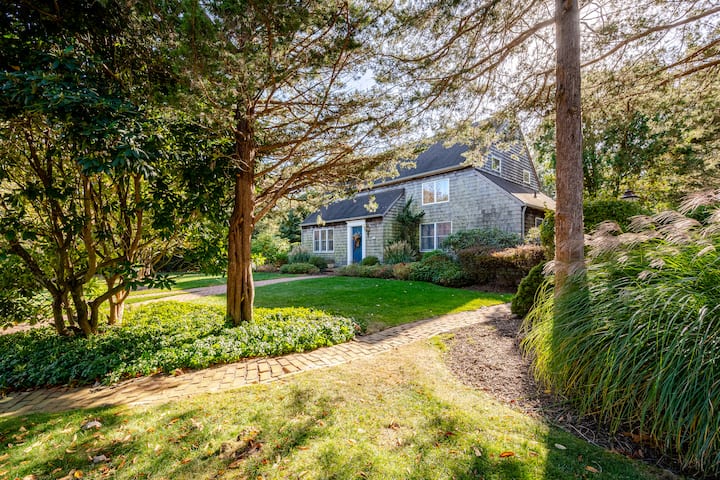 Springs 4 Br Home In Picturesque Setting - The Hamptons, NY