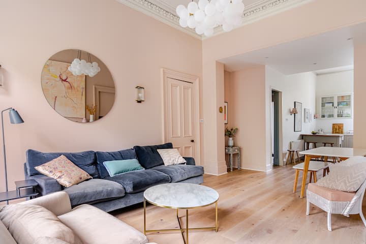 Main Door Property, Free Parking West End - Glasgow