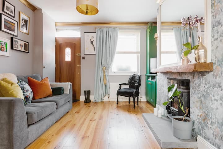 Small But Perfectly Formed - Dublín