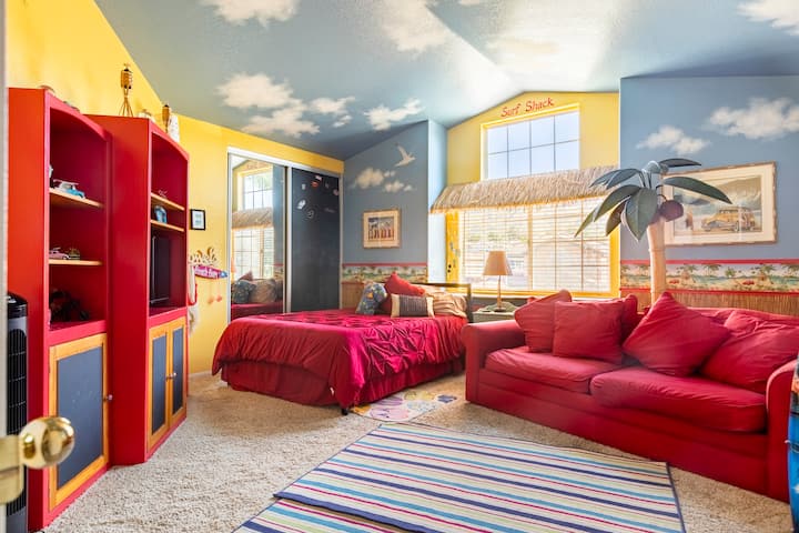 Beach Bungalow! - Loma Linda, CA