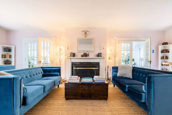 ** Stunning Colonial House Surrounded By Trees ** - Connecticut